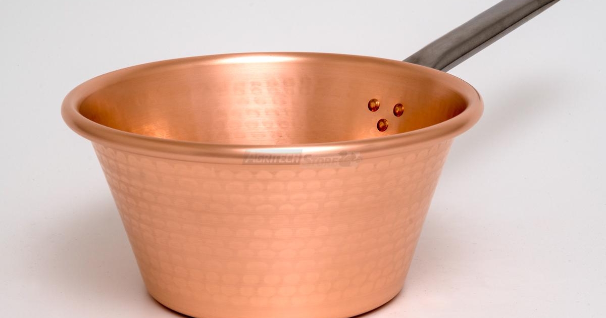 Paiolo polenta induzione in rame fatto a mano in Alto Adige.